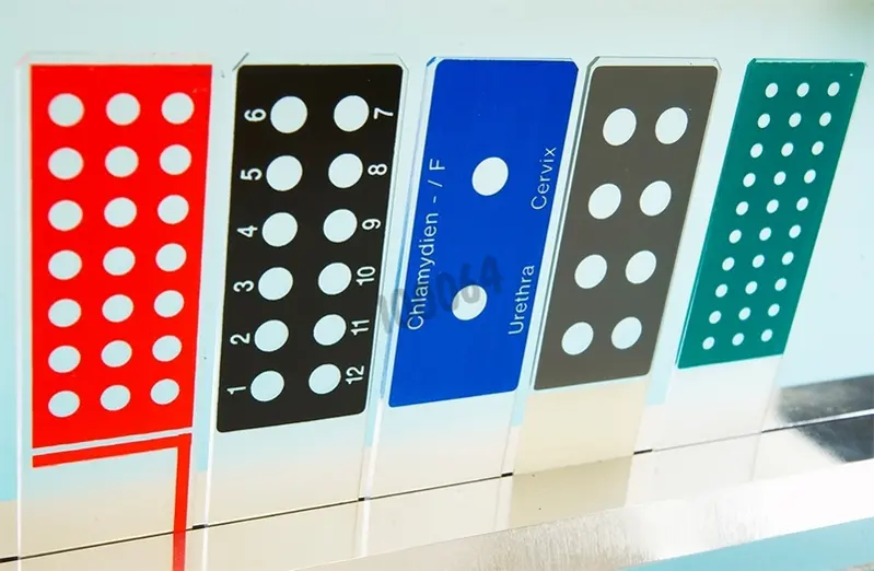 LAME IMMUNO TEFLON VERTE 4 PUITS-10mm x 50 - Matériel de laboratoire